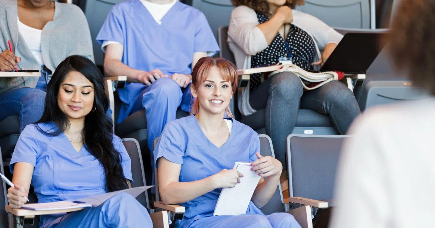 In-Person vs. Online LPN Programs: Which Is Right for You? | Vivian ...